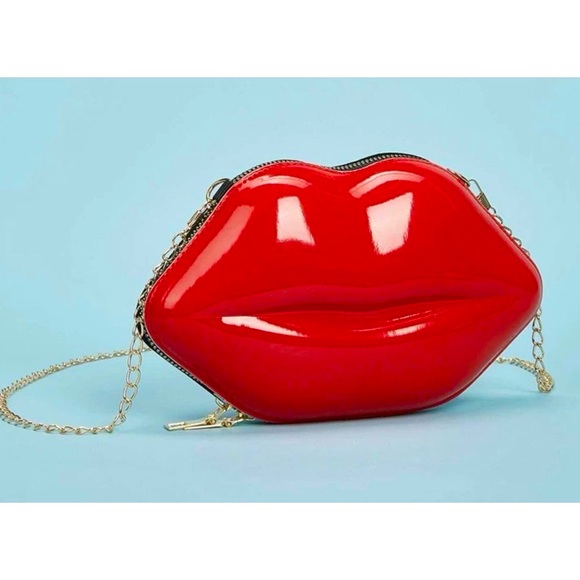 Betsey Johnson | Bags | Red Lipsvintage Kiss Gold Chain Crossbody ...